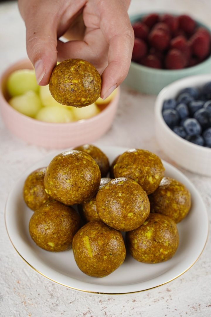 Easy Golden Milk Energy Balls Recipe - No-Bake Dessert Recipes