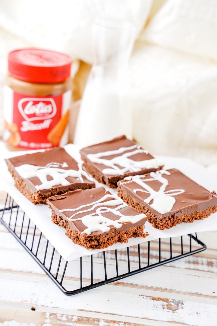 No-Bake Chocolate Biscoff Bars - No-Bake Dessert Recipes