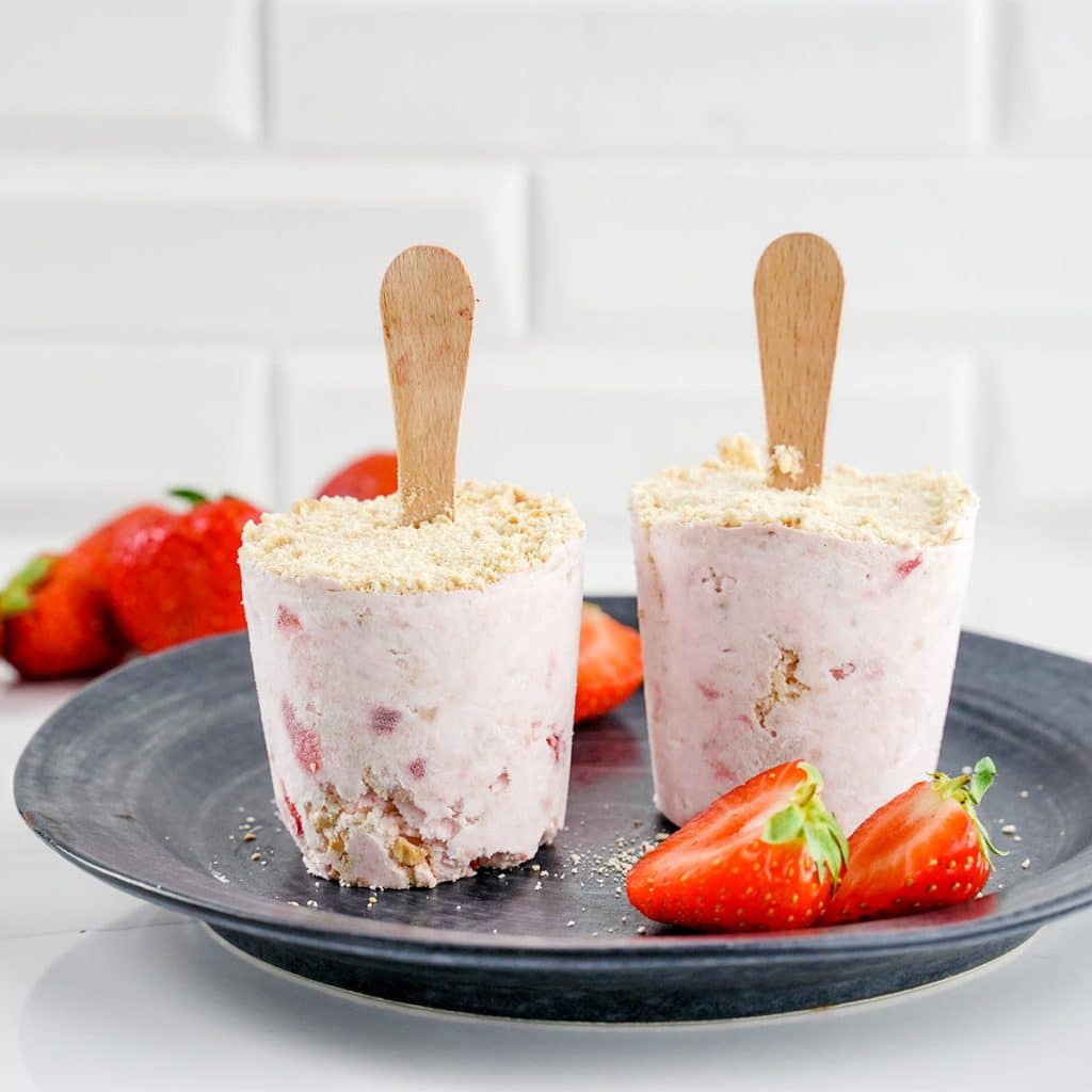 Mouth-Watering Strawberry Cheesecake Popsicles - No-Bake Dessert Recipes