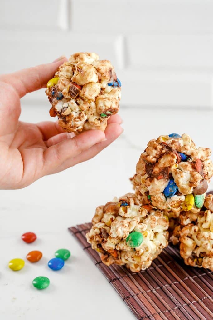 The Best Popcorn Ball Recipe That Will Blow Your Mind - No-Bake Dessert ...