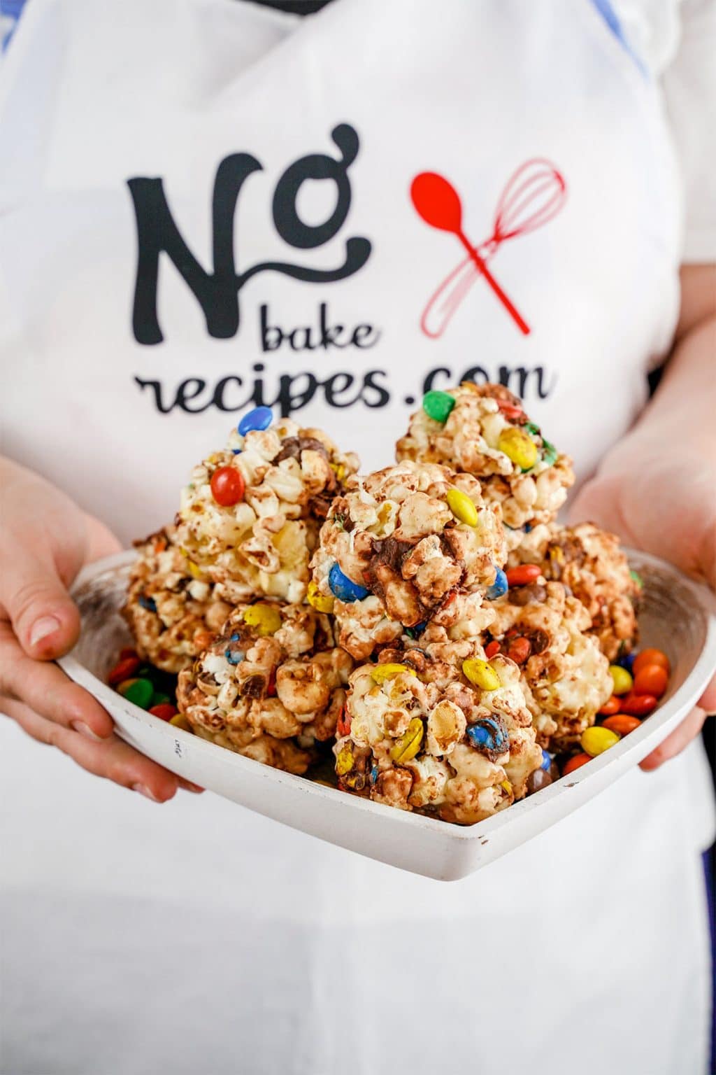 The Best Popcorn Ball Recipe That Will Blow Your Mind - No-Bake Dessert ...