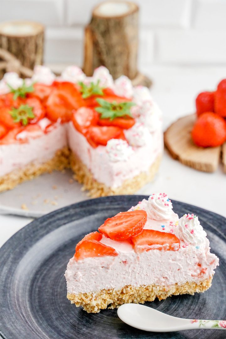 Simple and Easy No-Bake Strawberry Cheesecake - No-Bake Dessert Recipes